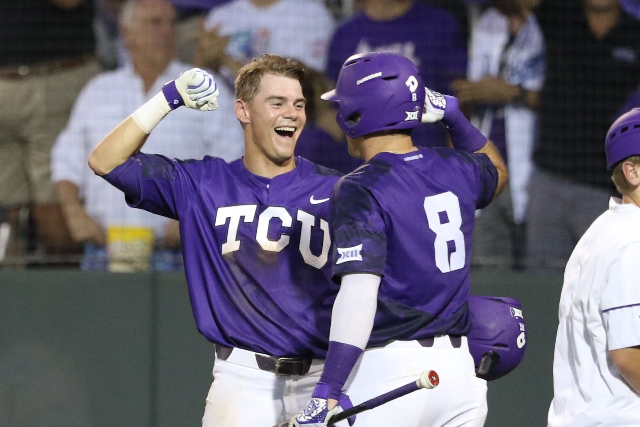 TCU breezes into Super Regionals with 15-3 blowout over Dallas Baptist | TCU 360