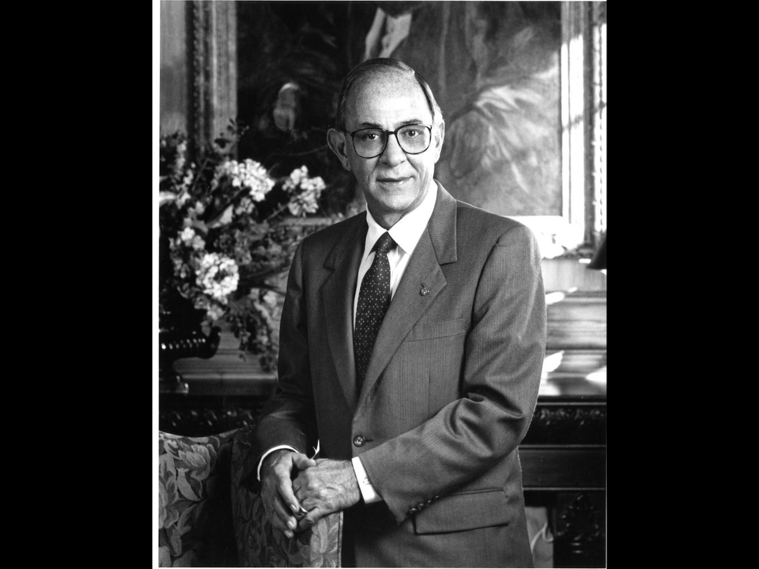 'The shoulders of giants': Former Chancellor Bill Tucker dead at 90 ...