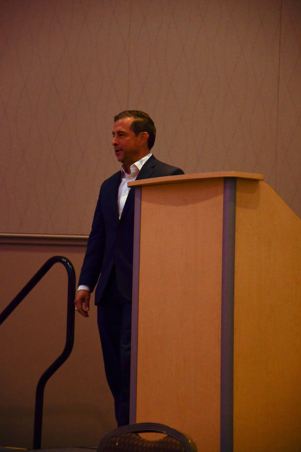 Hospital administrator broadens horizons for business students | TCU 360