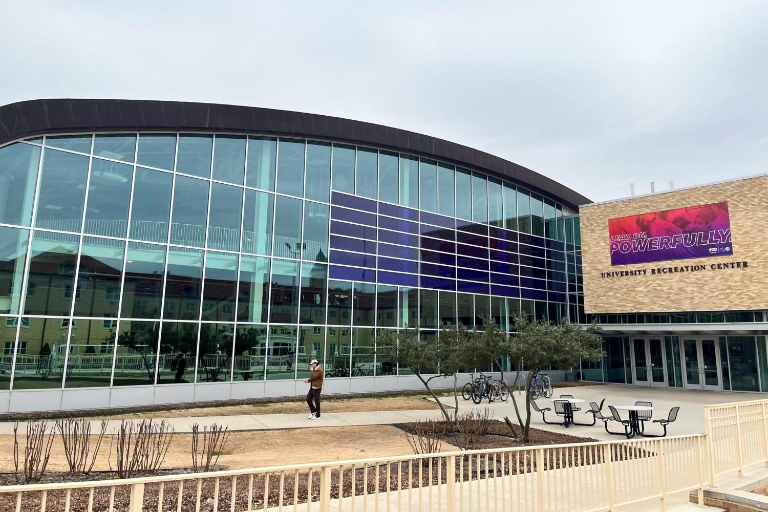 Peer Educators inform students on the importance of hydration | TCU 360