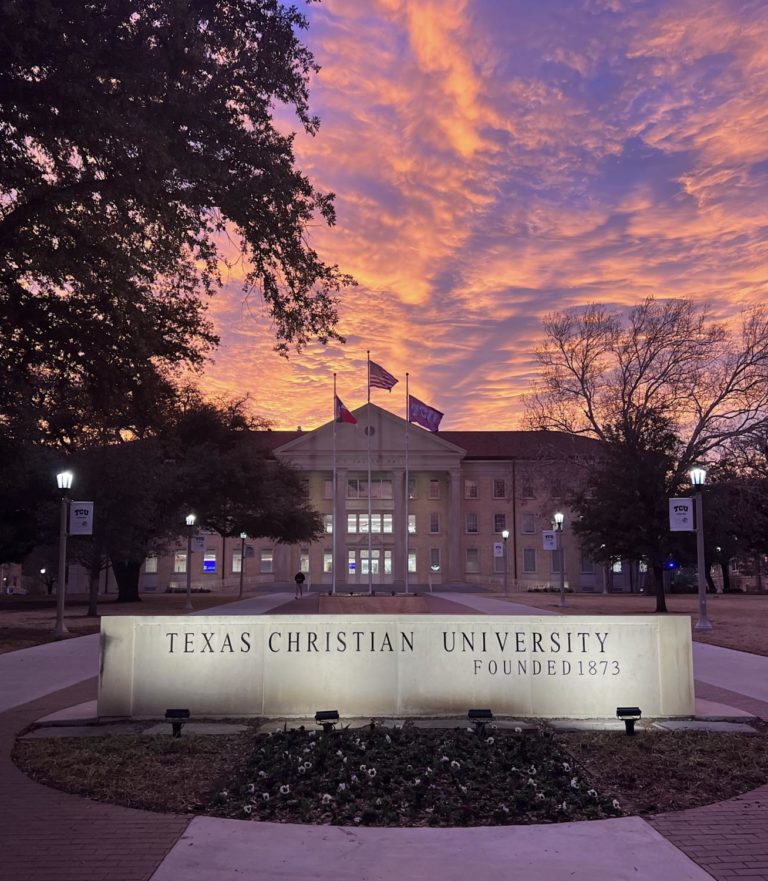 Sunsets painting TCU's sky bring joy into students’ lives | TCU 360